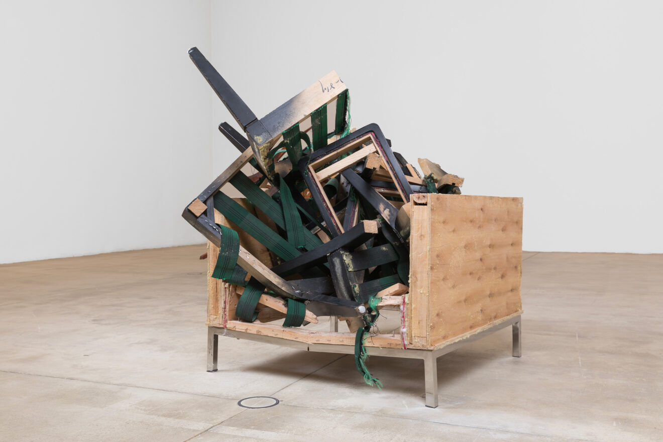 Angela de la Cruz: Barricade / Berlin - Kunstleben Berlin - der Kunst ...